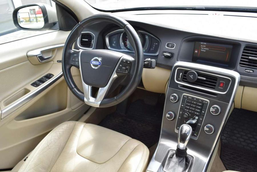 Pelēks Volvo S60 2014 Viļņa, ar dzinēja tilpumu 2.50 L un nobraukumu 155 tūkst. km par 8700 €, foto 14 vietnē AUTOMOTO.COM.LV
