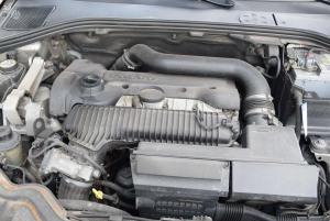 Pelēks Volvo S60 2014 Viļņa, ar dzinēja tilpumu 2.50 L un nobraukumu 155 tūkst. km par 8700 €, foto 28 vietnē AUTOMOTO.COM.LV