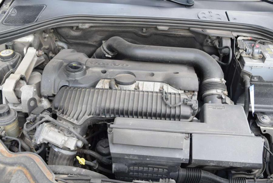 Pelēks Volvo S60 2014 Viļņa, ar dzinēja tilpumu 2.50 L un nobraukumu 155 tūkst. km par 8700 €, foto 28 vietnē AUTOMOTO.COM.LV