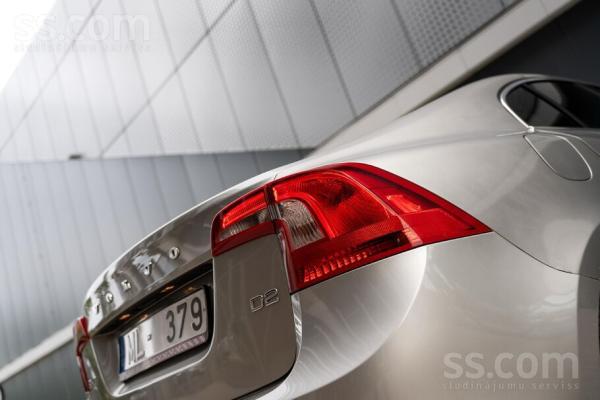 Pelēks Volvo S60 2014 Rīga, ar dzinēja tilpumu 1.60 L un nobraukumu 297 tūkst. km par 6600 €, foto 6 vietnē AUTOMOTO.COM.LV