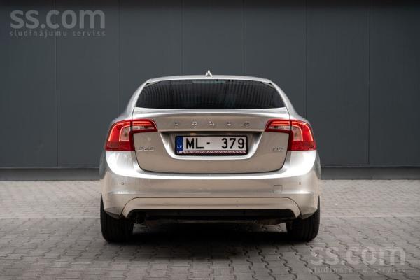 Pelēks Volvo S60 2014 Rīga, ar dzinēja tilpumu 1.60 L un nobraukumu 297 tūkst. km par 6600 €, foto 10 vietnē AUTOMOTO.COM.LV