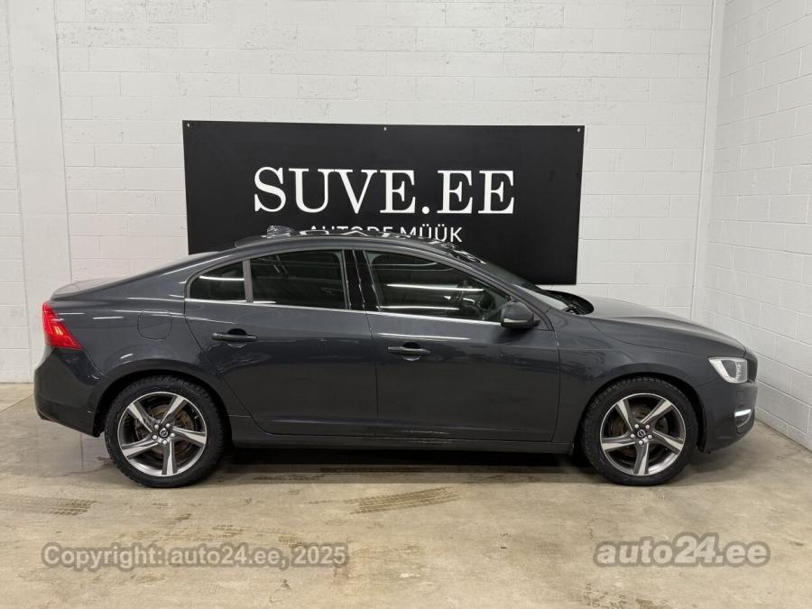 Pelēks Volvo S60 2015 Tallina, ar dzinēja tilpumu 2.00 L un nobraukumu 98 tūkst. km par 12995 €, foto 5 vietnē AUTOMOTO.COM.LV