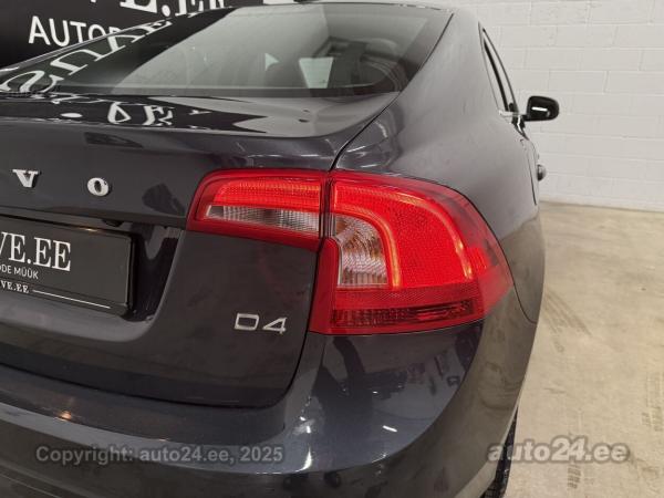 Grey Volvo S60 2015 in Tallinn, with an engine capacity of 2.00 L and mileage of 98 thousand km for 12995 €, photo 6 on AUTOMOTO.COM.LV
