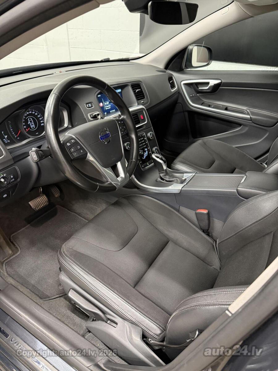 Grey Volvo S60 2015 in Tallinn, with an engine capacity of 2.00 L and mileage of 98 thousand km for 12995 €, photo 11 on AUTOMOTO.COM.LV