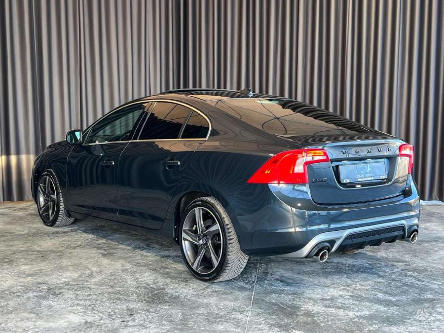 Pelēks Volvo S60 2015 Marijampole, ar dzinēja tilpumu 1.97 L un nobraukumu 209 tūkst. km par 10950 €, foto 8 vietnē AUTOMOTO.COM.LV