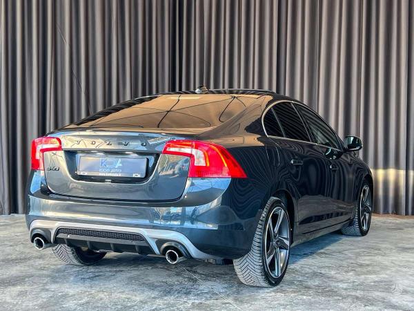 Grey Volvo S60 2015 in Marijampole, with an engine capacity of 1.97 L and mileage of 209 thousand km for 10950 €, photo 11 on AUTOMOTO.COM.LV