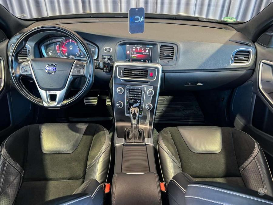 Pelēks Volvo S60 2015 Marijampole, ar dzinēja tilpumu 1.97 L un nobraukumu 209 tūkst. km par 10950 €, foto 14 vietnē AUTOMOTO.COM.LV