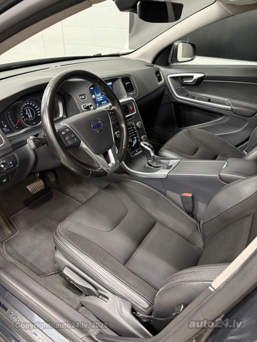 Grey Volvo S60 2015 in Tallinn, with an engine capacity of 2.00 L and mileage of 98 thousand km for 12495 €, photo 11 on AUTOMOTO.COM.LV
