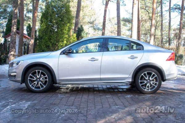 Grey Volvo S60 2015 in Tallinn, with an engine capacity of 2.40 L and mileage of 182 thousand km for 15990 €, photo 6 on AUTOMOTO.COM.LV