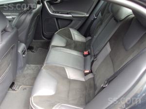 Grey Volvo S60 2015 in Riga, with an engine capacity of 2.00 L and mileage of 165 thousand km for 11600 €, photo 6 on AUTOMOTO.COM.LV