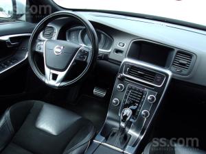 Grey Volvo S60 2015 in Riga, with an engine capacity of 2.00 L and mileage of 165 thousand km for 11600 €, photo 8 on AUTOMOTO.COM.LV
