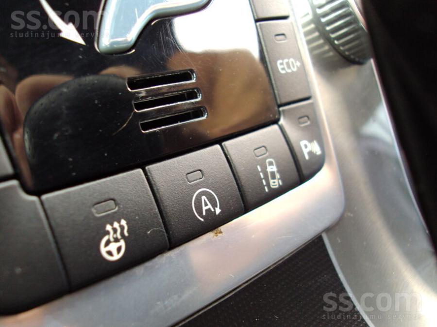 Grey Volvo S60 2015 in Riga, with an engine capacity of 2.00 L and mileage of 165 thousand km for 11600 €, photo 12 on AUTOMOTO.COM.LV