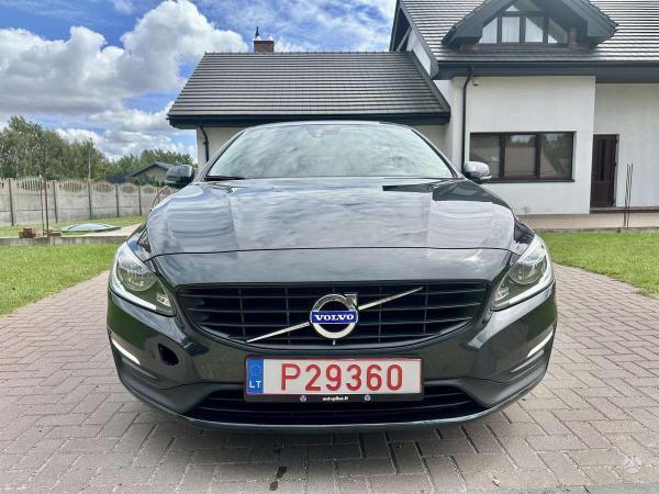 Grey Volvo S60 2015 in Siauliai, with an engine capacity of 1.97 L and mileage of 244 thousand km for 6450 €, photo 3 on AUTOMOTO.COM.LV