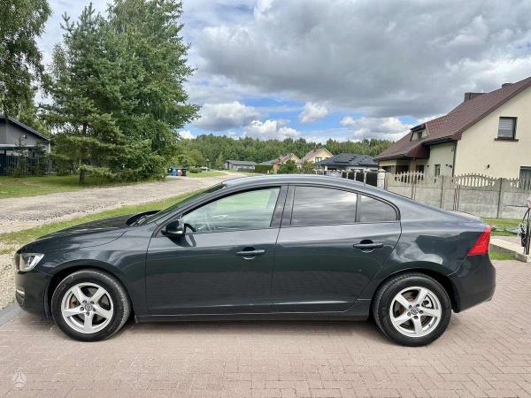 Grey Volvo S60 2015 in Siauliai, with an engine capacity of 1.97 L and mileage of 244 thousand km for 6450 €, photo 6 on AUTOMOTO.COM.LV
