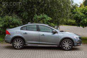 Pelēks Volvo S60 2015 Rīga, ar dzinēja tilpumu 2.00 L un nobraukumu 200 tūkst. km par 9900 €, foto  vietnē AUTOMOTO.COM.LV