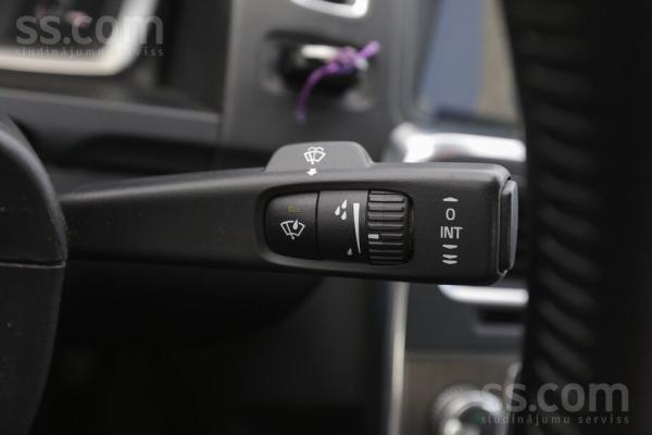 Pelēks Volvo S60 2015 Rīga, ar dzinēja tilpumu 2.00 L un nobraukumu 200 tūkst. km par 9900 €, foto 7 vietnē AUTOMOTO.COM.LV