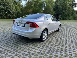 Grey Volvo S60 2015 in Vilnius, with an engine capacity of 2.00 L and mileage of 205 thousand km for 9000 €, photo 7 on AUTOMOTO.COM.LV