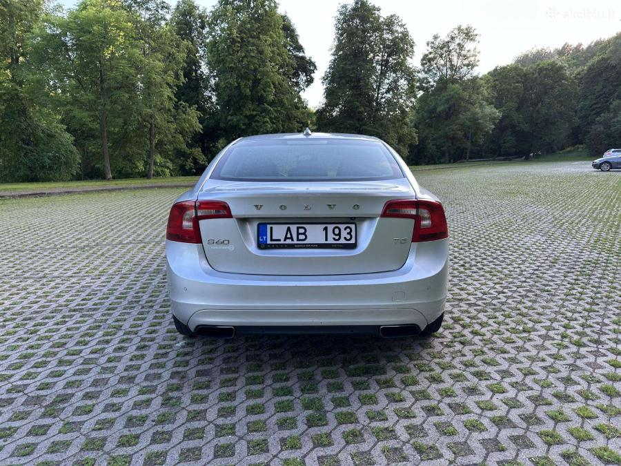 Grey Volvo S60 2015 in Vilnius, with an engine capacity of 2.00 L and mileage of 205 thousand km for 9000 €, photo 8 on AUTOMOTO.COM.LV
