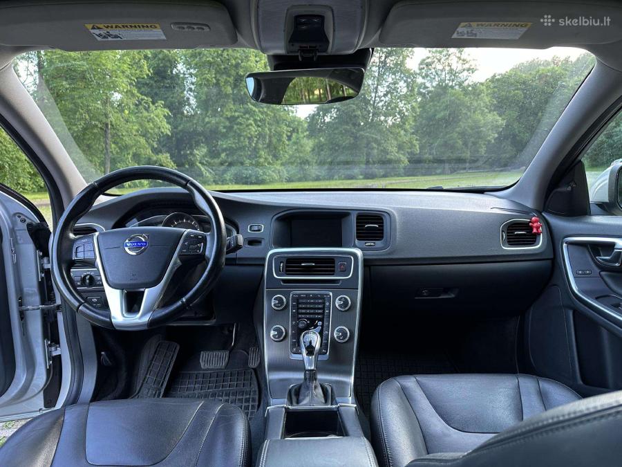 Grey Volvo S60 2015 in Vilnius, with an engine capacity of 2.00 L and mileage of 205 thousand km for 9000 €, photo 16 on AUTOMOTO.COM.LV