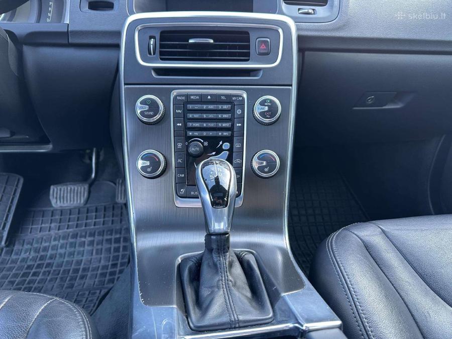 Grey Volvo S60 2015 in Vilnius, with an engine capacity of 2.00 L and mileage of 205 thousand km for 9000 €, photo 17 on AUTOMOTO.COM.LV