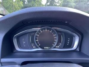 Grey Volvo S60 2015 in Vilnius, with an engine capacity of 2.00 L and mileage of 205 thousand km for 9000 €, photo 18 on AUTOMOTO.COM.LV