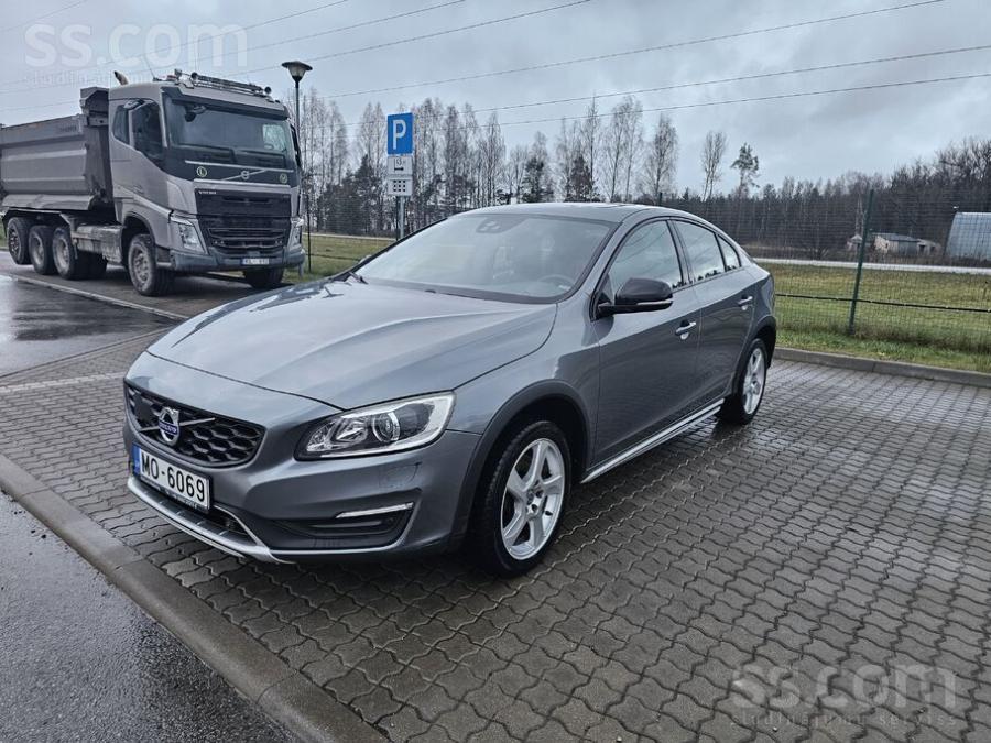 Pelēks Volvo S60 2016 Rīga, ar dzinēja tilpumu 2.40 L un nobraukumu 126 tūkst. km par 13000 €, foto 2 vietnē AUTOMOTO.COM.LV