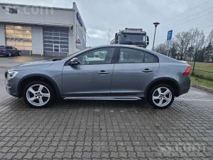 Pelēks Volvo S60 2016 Rīga, ar dzinēja tilpumu 2.40 L un nobraukumu 126 tūkst. km par 13000 €, foto 3 vietnē AUTOMOTO.COM.LV