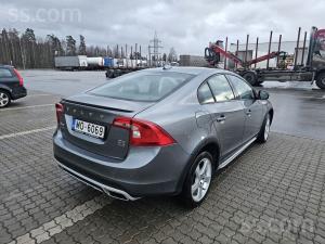 Pelēks Volvo S60 2016 Rīga, ar dzinēja tilpumu 2.40 L un nobraukumu 126 tūkst. km par 13000 €, foto 6 vietnē AUTOMOTO.COM.LV