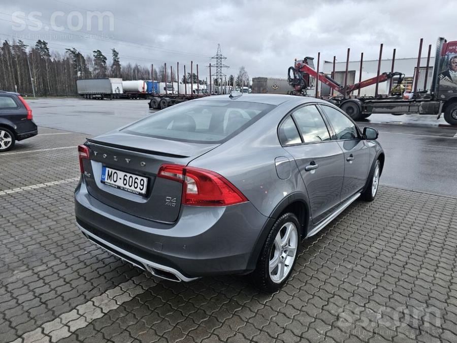 Pelēks Volvo S60 2016 Rīga, ar dzinēja tilpumu 2.40 L un nobraukumu 126 tūkst. km par 13000 €, foto 6 vietnē AUTOMOTO.COM.LV