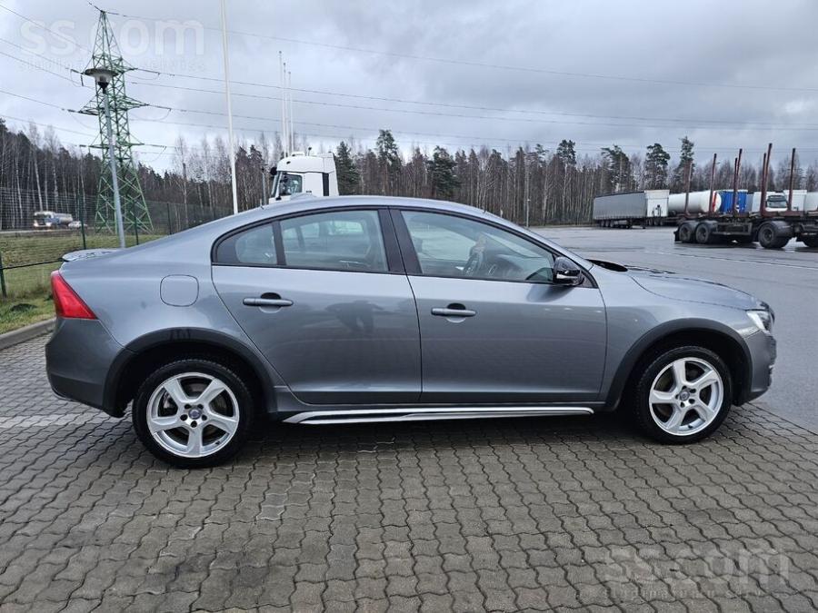 Pelēks Volvo S60 2016 Rīga, ar dzinēja tilpumu 2.40 L un nobraukumu 126 tūkst. km par 13000 €, foto 7 vietnē AUTOMOTO.COM.LV