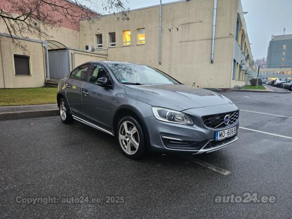 Grey Volvo S60 2016 in Tallinn, with an engine capacity of 2.40 L and mileage of 126 thousand km for 14000 €, photo 2 on AUTOMOTO.COM.LV