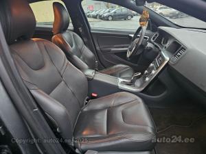 Grey Volvo S60 2016 in Tallinn, with an engine capacity of 2.40 L and mileage of 126 thousand km for 14000 €, photo 9 on AUTOMOTO.COM.LV