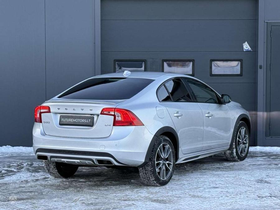 Grey Volvo S60 2016 in Kaunas, with an engine capacity of 1.97 L and mileage of 262 thousand km for 11500 €, photo 2 on AUTOMOTO.COM.LV