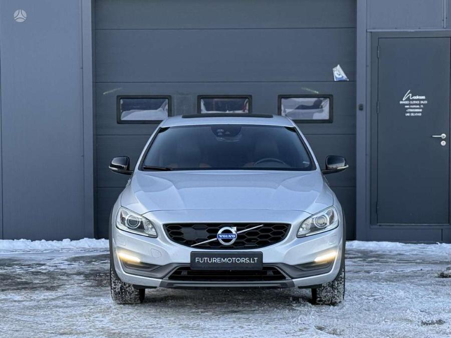 Grey Volvo S60 2016 in Kaunas, with an engine capacity of 1.97 L and mileage of 262 thousand km for 11500 €, photo 3 on AUTOMOTO.COM.LV