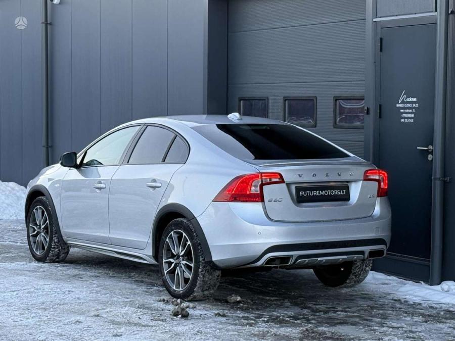 Grey Volvo S60 2016 in Kaunas, with an engine capacity of 1.97 L and mileage of 262 thousand km for 11500 €, photo 10 on AUTOMOTO.COM.LV