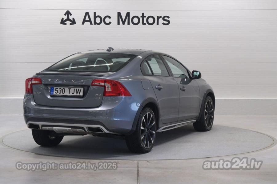 Grey Volvo S60 2016 in Tallinn, with an engine capacity of 2.40 L and mileage of 193 thousand km for 12990 €, photo 4 on AUTOMOTO.COM.LV