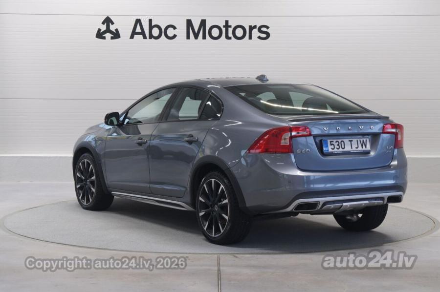Grey Volvo S60 2016 in Tallinn, with an engine capacity of 2.40 L and mileage of 193 thousand km for 12990 €, photo 21 on AUTOMOTO.COM.LV
