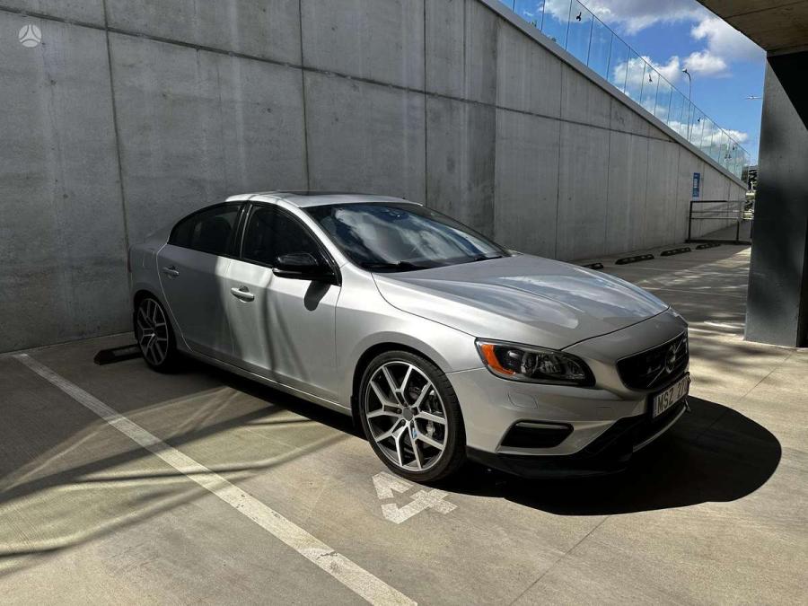 Pelēks Volvo S60 2016 Viļņa, ar dzinēja tilpumu 2.95 L un nobraukumu 150 tūkst. km par 19200 €, foto 5 vietnē AUTOMOTO.COM.LV