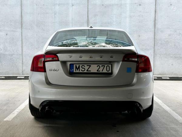 Pelēks Volvo S60 2016 Viļņa, ar dzinēja tilpumu 2.95 L un nobraukumu 150 tūkst. km par 19200 €, foto 9 vietnē AUTOMOTO.COM.LV