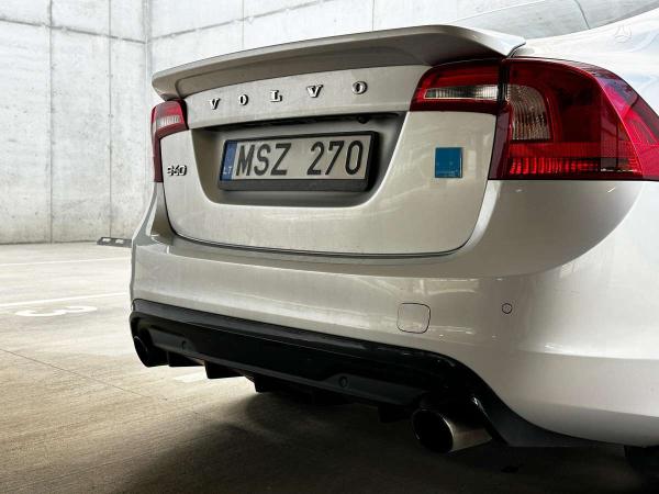 Pelēks Volvo S60 2016 Viļņa, ar dzinēja tilpumu 2.95 L un nobraukumu 150 tūkst. km par 19200 €, foto 10 vietnē AUTOMOTO.COM.LV