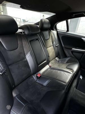 Pelēks Volvo S60 2016 Viļņa, ar dzinēja tilpumu 2.95 L un nobraukumu 150 tūkst. km par 19200 €, foto 17 vietnē AUTOMOTO.COM.LV