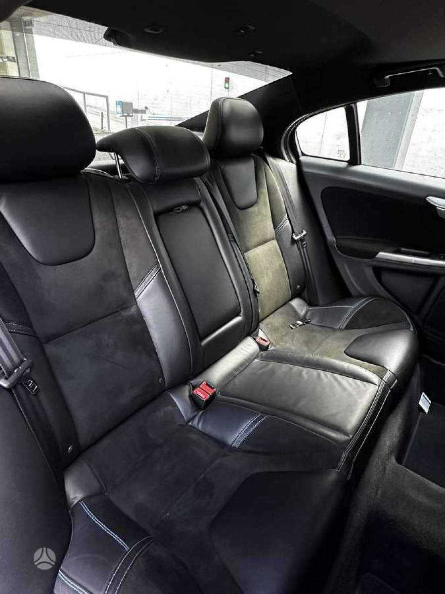 Pelēks Volvo S60 2016 Viļņa, ar dzinēja tilpumu 2.95 L un nobraukumu 150 tūkst. km par 19200 €, foto 17 vietnē AUTOMOTO.COM.LV