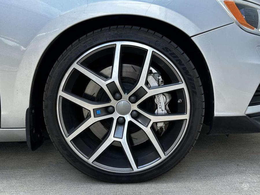 Pelēks Volvo S60 2016 Viļņa, ar dzinēja tilpumu 2.95 L un nobraukumu 150 tūkst. km par 19200 €, foto 19 vietnē AUTOMOTO.COM.LV