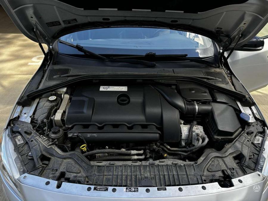 Pelēks Volvo S60 2016 Viļņa, ar dzinēja tilpumu 2.95 L un nobraukumu 150 tūkst. km par 19200 €, foto 20 vietnē AUTOMOTO.COM.LV