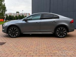 Grey Volvo S60 2016 in Riga, with an engine capacity of 2.00 L and mileage of 182 thousand km for 14455 €, photo 9 on AUTOMOTO.COM.LV