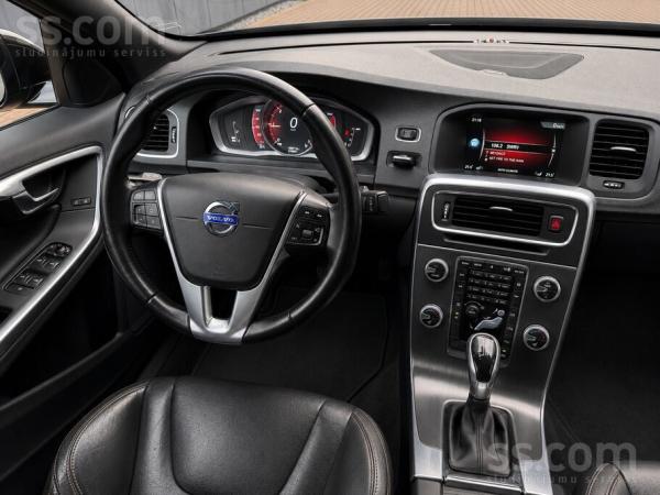 Pelēks Volvo S60 2016 Rīga, ar dzinēja tilpumu 2.00 L un nobraukumu 182 tūkst. km par 14455 €, foto 9 vietnē AUTOMOTO.COM.LV