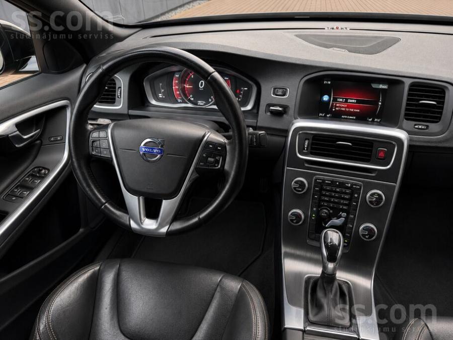 Grey Volvo S60 2016 in Riga, with an engine capacity of 2.00 L and mileage of 182 thousand km for 14455 €, photo 10 on AUTOMOTO.COM.LV