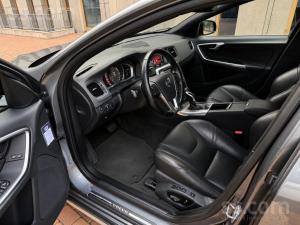 Grey Volvo S60 2016 in Riga, with an engine capacity of 2.00 L and mileage of 182 thousand km for 14455 €, photo 11 on AUTOMOTO.COM.LV