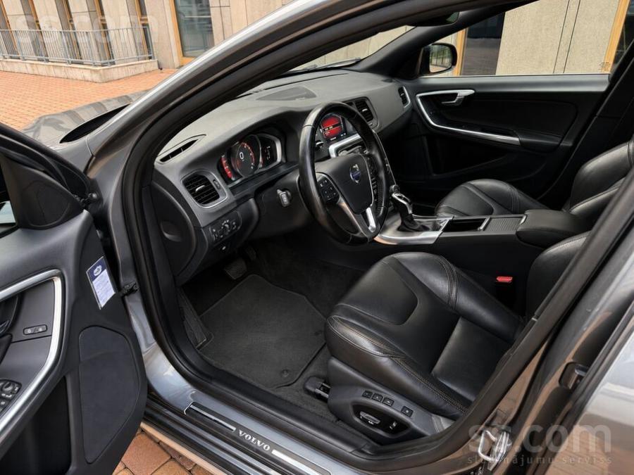 Grey Volvo S60 2016 in Riga, with an engine capacity of 2.00 L and mileage of 182 thousand km for 14455 €, photo 11 on AUTOMOTO.COM.LV