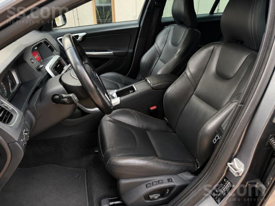 Grey Volvo S60 2016 in Riga, with an engine capacity of 2.00 L and mileage of 182 thousand km for 14455 €, photo 13 on AUTOMOTO.COM.LV